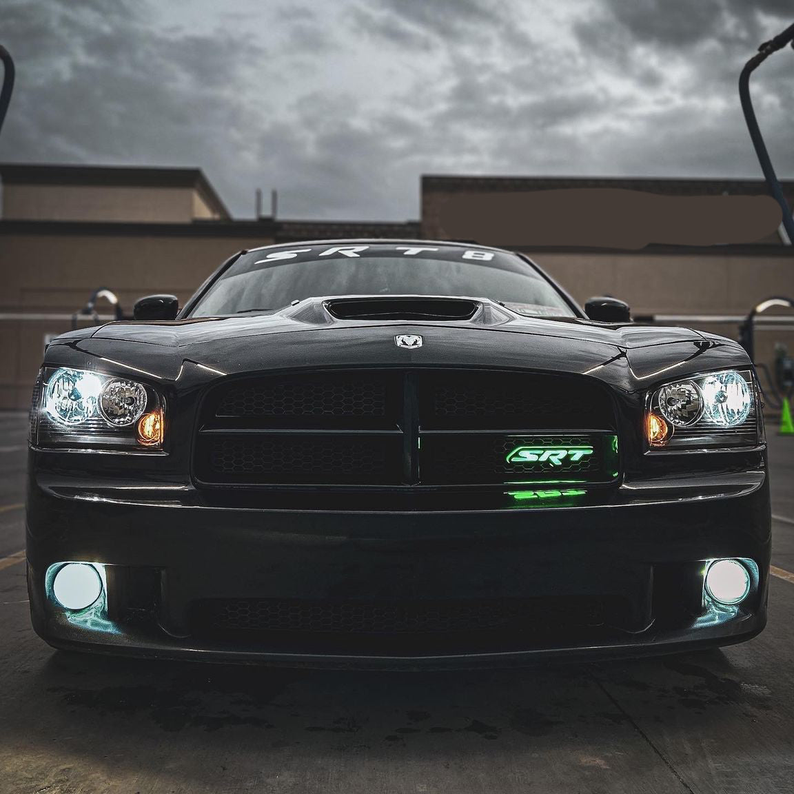 SRT logo | vivid light bars